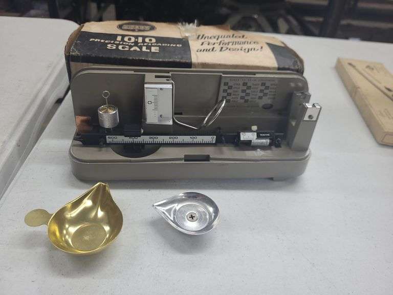 Ohaus 10-10 Reloading Scale w/ Cover, Box and All Accessories - Baer ...