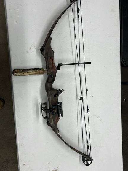 Hatchet Bear Compound Bow - Baer Auctioneers - Realty, LLC