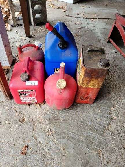 Assorted Size Gas Cans - Baer Auctioneers - Realty, LLC