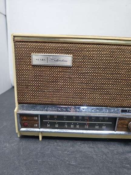 Sears Silvertone Model 5020 Radio, Works - Baer Auctioneers - Realty, LLC