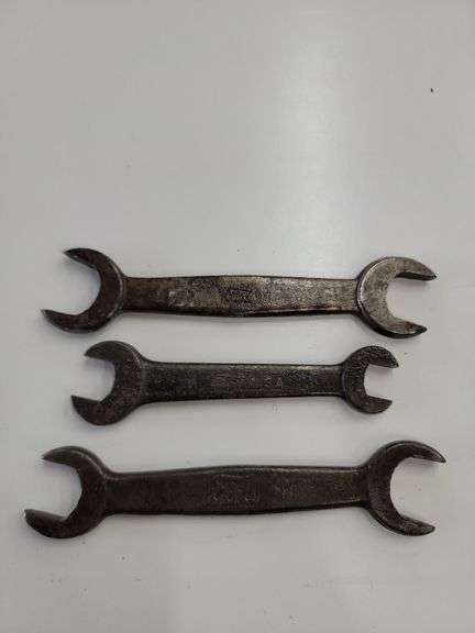 3 Vintage Ford Wrenches - Baer Auctioneers - Realty, LLC