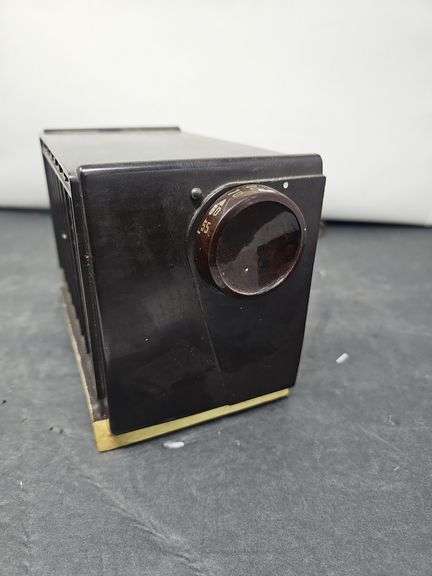 Olympic Model 440 Radio, Works - Baer Auctioneers - Realty, LLC