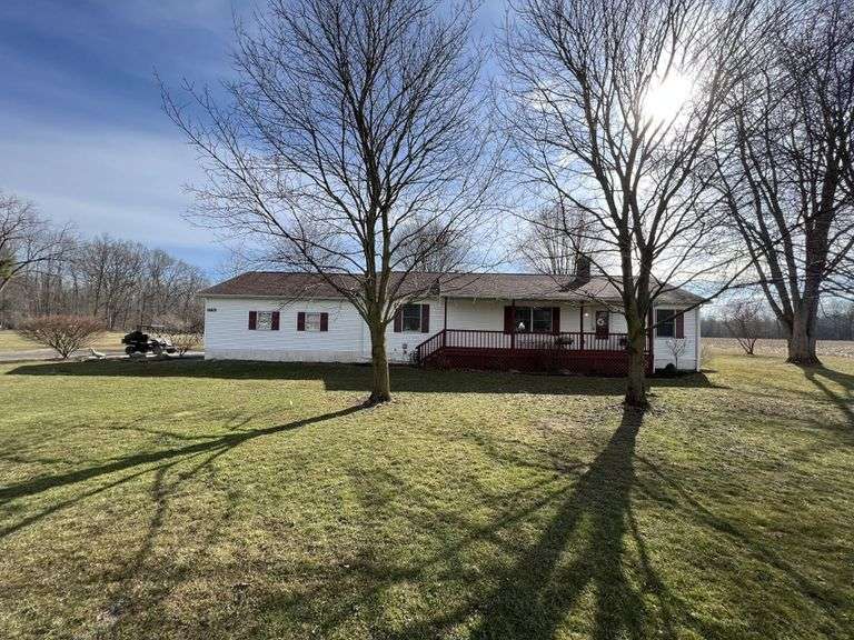 Ranch Style Home on 1 Acre Lot - Baer Auctioneers - Realty, LLC