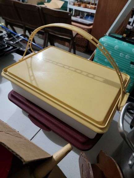 Tupperware, Cookie Containers - Baer Auctioneers - Realty, LLC
