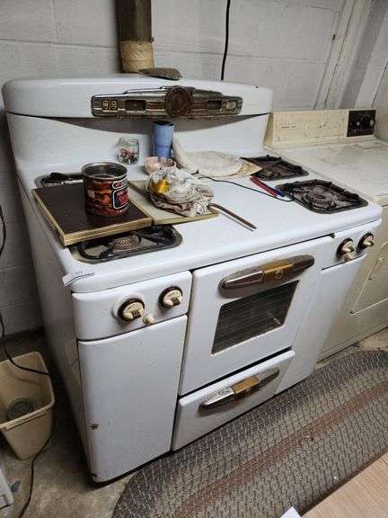 Tappan Deluxe Gas Stove - Baer Auctioneers - Realty, LLC