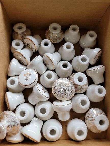 Assorted Vintage Cabinet Knobs - Baer Auctioneers - Realty, LLC
