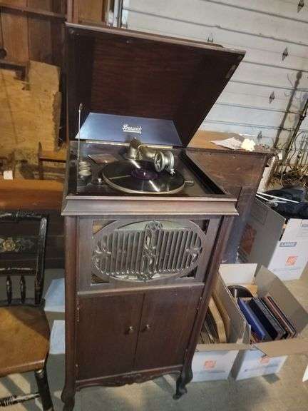 Antique Brunswick Victrola - Works - Baer Auctioneers - Realty, LLC