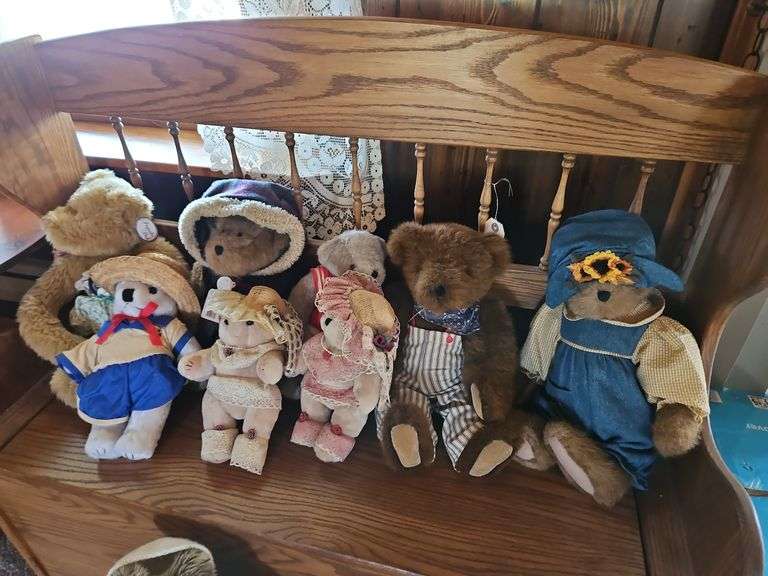 Assortment of Boyd’s Bears - Baer Auctioneers - Realty, LLC