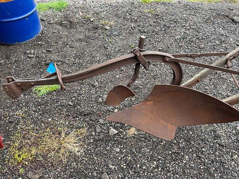 Single Bottom Plow - Baer Auctioneers - Realty, LLC