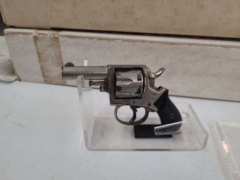 Forehand & Wadsworth British Bulldog 38 cal Revolver - Baer Auctioneers ...