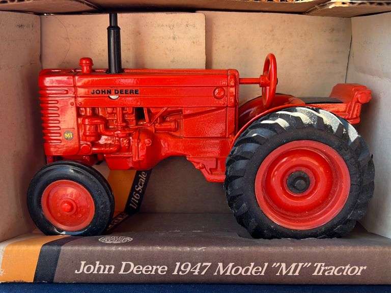 Ertl John Deere 1947 Model MI tractor - Baer Auctioneers - Realty, LLC