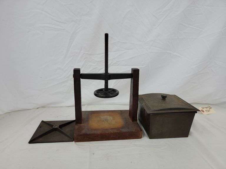 Vintage Food Press - Baer Auctioneers - Realty, LLC