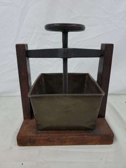 Vintage Food Press - Baer Auctioneers - Realty, LLC