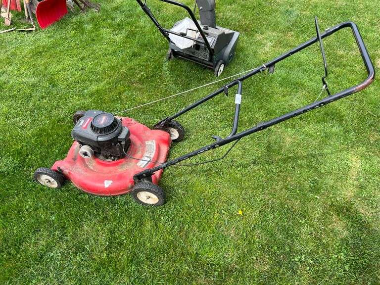 Yard Machine Push Mower - Baer Auctioneers - Realty, LLC