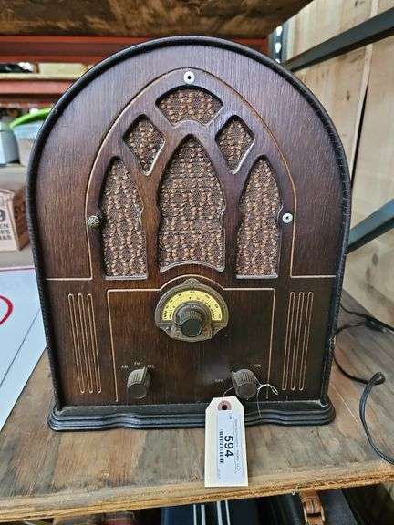 Vintage Wood Radio - Baer Auctioneers - Realty, LLC
