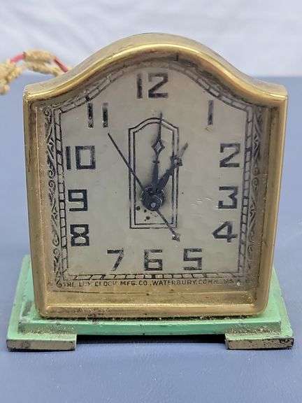Vintage Dresser Clock-" The Lux Clock" - Baer Auctioneers - Realty, LLC