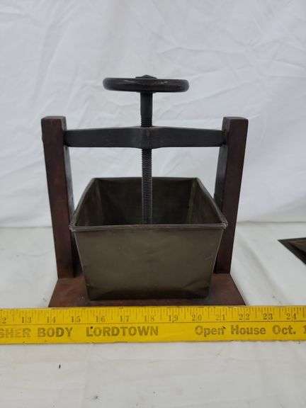 Vintage Food Press - Baer Auctioneers - Realty, LLC
