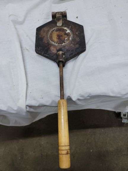 Vtg VITANTONIO Hand Held Italian Pizzelle Waffle Cookie Maker Iron No.3 ...