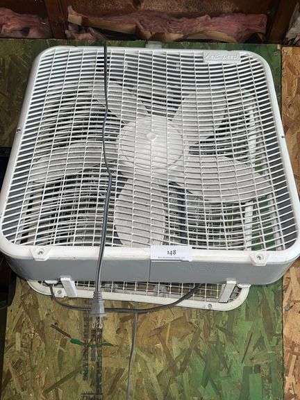 2 Box Fans, Stand Up Fan - Baer Auctioneers - Realty, LLC