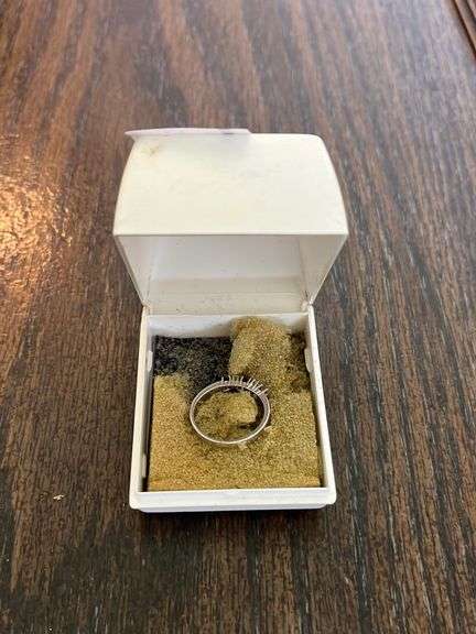 14k White Gold 3 Stone Ring With Missing Stone - Baer Auctioneers ...