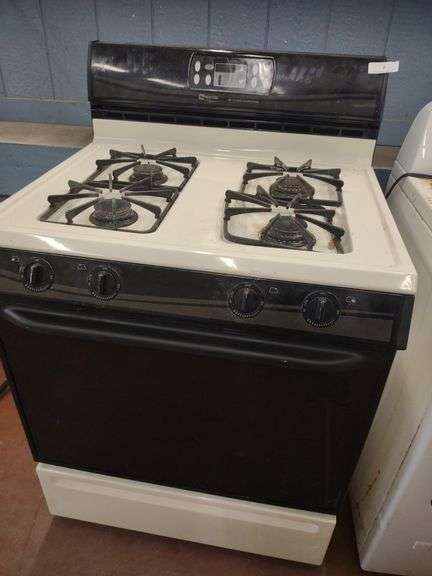 MayTag Stove/Oven - Baer Auctioneers - Realty, LLC