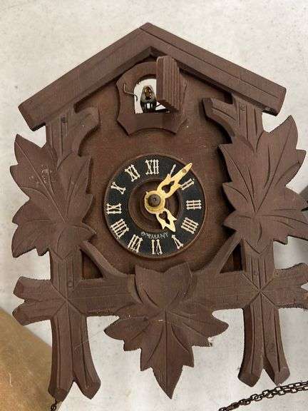 Box of Cuckoo Clock Parts - Baer Auctioneers - Realty, LLC