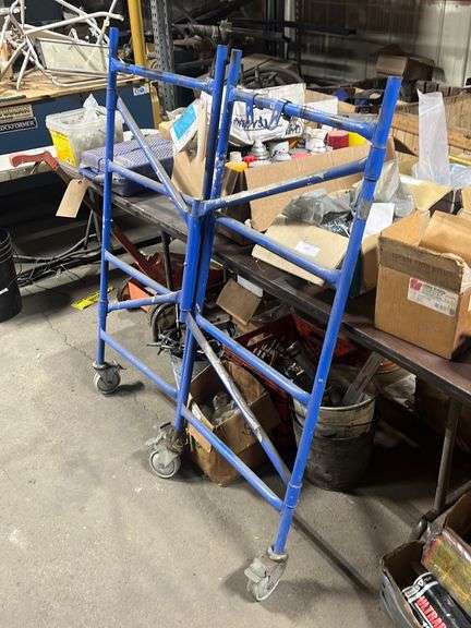 Blue Wheeled Scafolding Frame - Baer Auctioneers - Realty, LLC