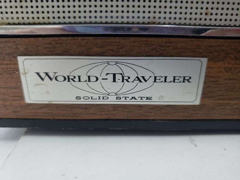 2 Vintage Radios (World Traveler & GE) - Baer Auctioneers - Realty, LLC