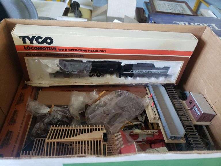 Tyco Locomotive And Train Set Accessories - Baer Auctioneers - Realty, LLC
