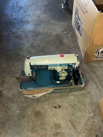 Universal Sewing Machine - Baer Auctioneers - Realty, LLC