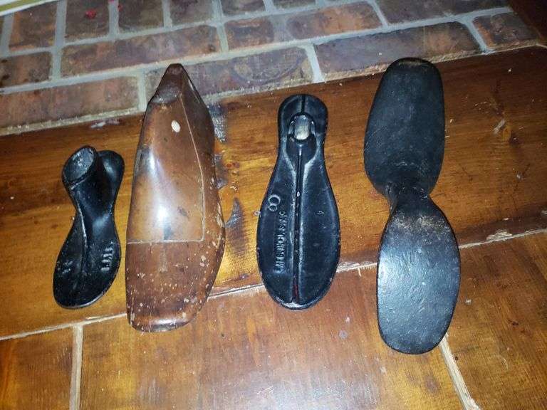 3 Cast Iron Shoe Lasts And Wooden Shoe Form - Baer Auctioneers - Realty ...