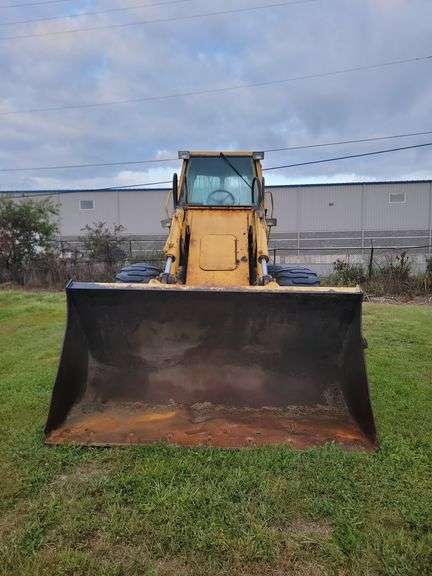 Case W30 Wheel Loader - Baer Auctioneers - Realty, LLC