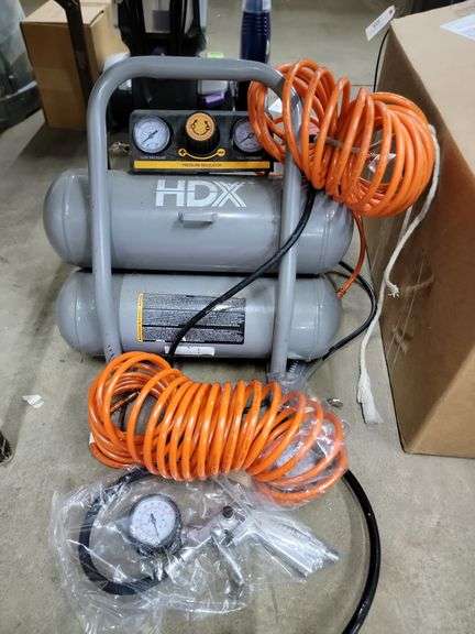 HDX 2-Gallon Portable Air Compressor W/ 2 Air Hoses & Gauages - Baer ...