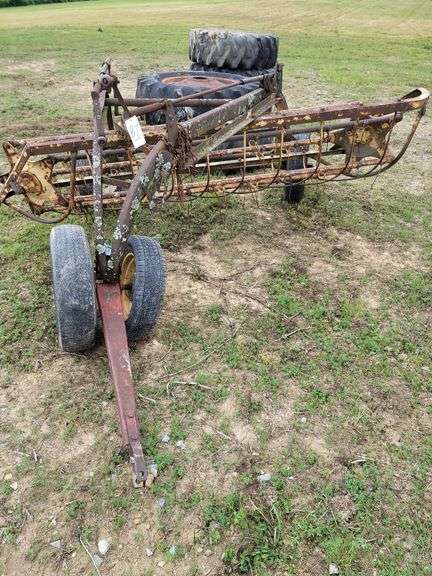 New Holland 56 Hay Rake with Dolly Wheel - Baker Auctions & Real Estate ...