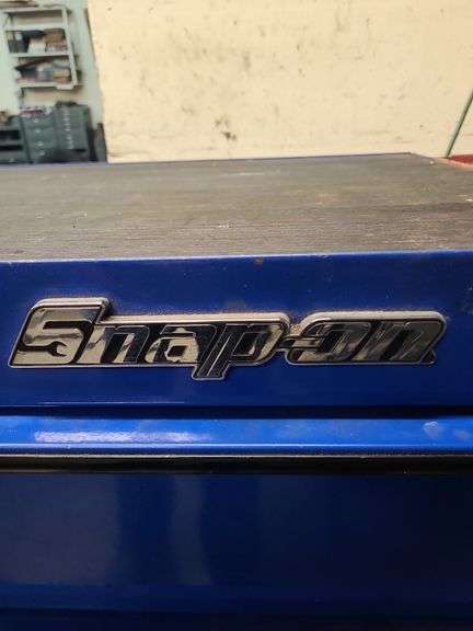 Snap-on Blue tool box - Baker Auctions & Real Estate, LLC