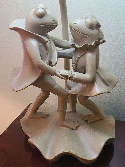 Frogs dancing lamp - Baker Auctions & Real Estate, LLC
