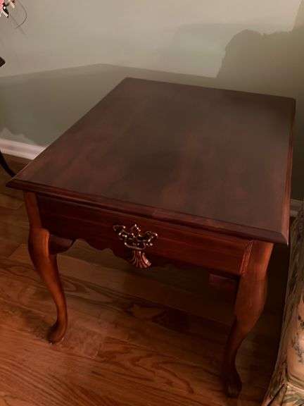 End Table - Baker Auctions & Real Estate, LLC