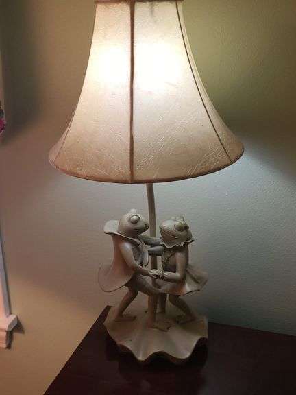 Frogs dancing lamp - Baker Auctions & Real Estate, LLC