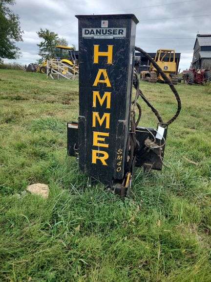 DANUSER SM40 POST DRIVER - Baker Auctions & Real Estate, LLC