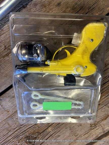 GREENLEE CABLE TESTER - Bentley & Associates, LLC