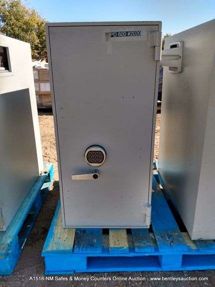 GLORY PD 600A SINGLE DOOR SAFE **COMBO UNKNOWN** - Bentley & Associates ...