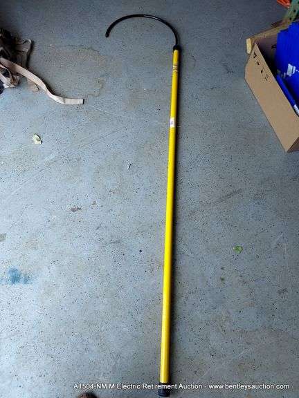 SALISBURY 24401 MEDALIST FIBERGLASS HOT STICK - Bentley & Associates, LLC