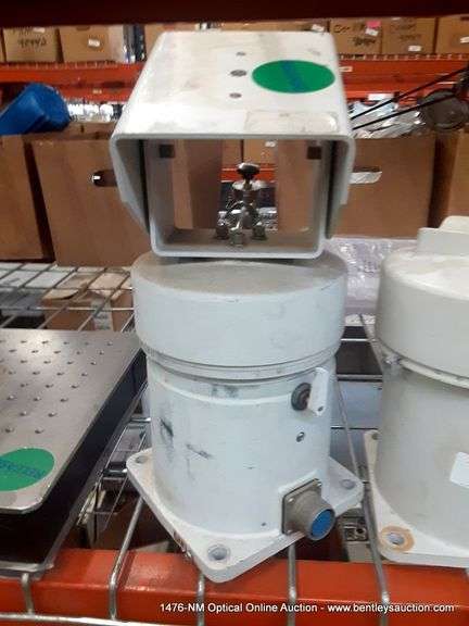 VICON PAN & TILT DRIVE HEAD - Bentley & Associates, LLC