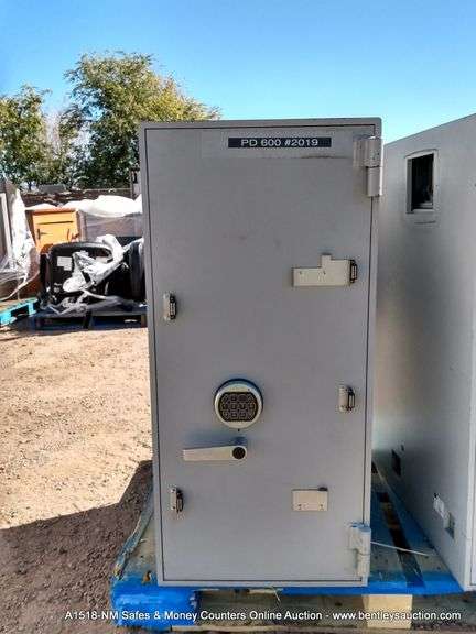 GLORY PD 600A SINGLE DOOR SAFE **COMBO UNKNOWN** - Bentley & Associates ...