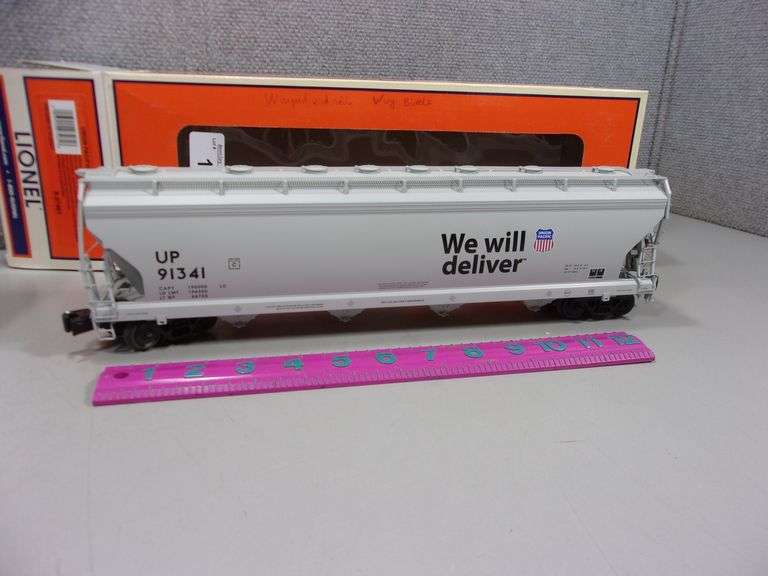 LIONEL 6-27461 UNION PACIFIC ACF 4-BAY HOPPER - Bentley & Associates, LLC