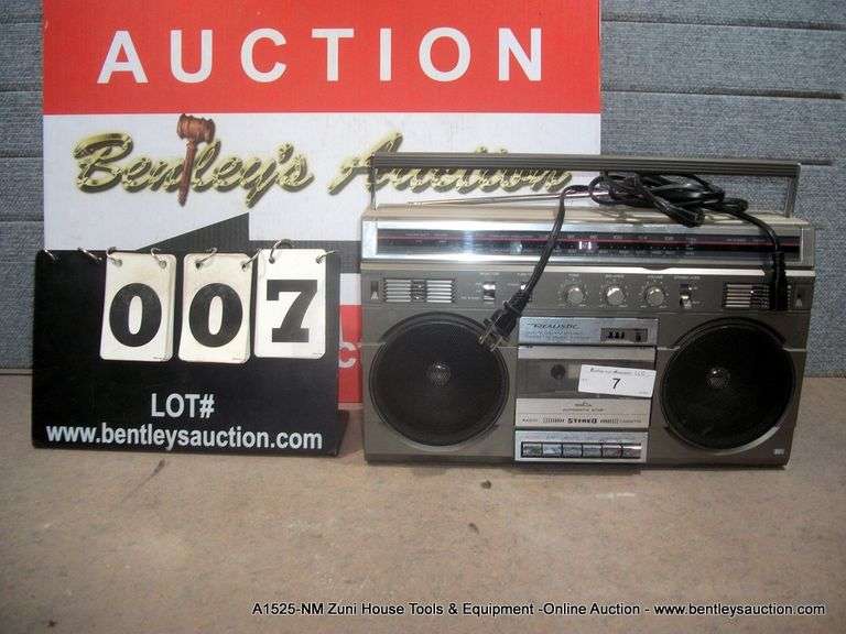 REALISTIC SCR-15 RADIO - Bentley & Associates, LLC