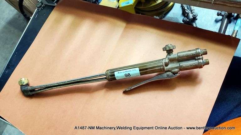 VICTOR ST900FC CUTTING TORCH - Bentley & Associates, LLC