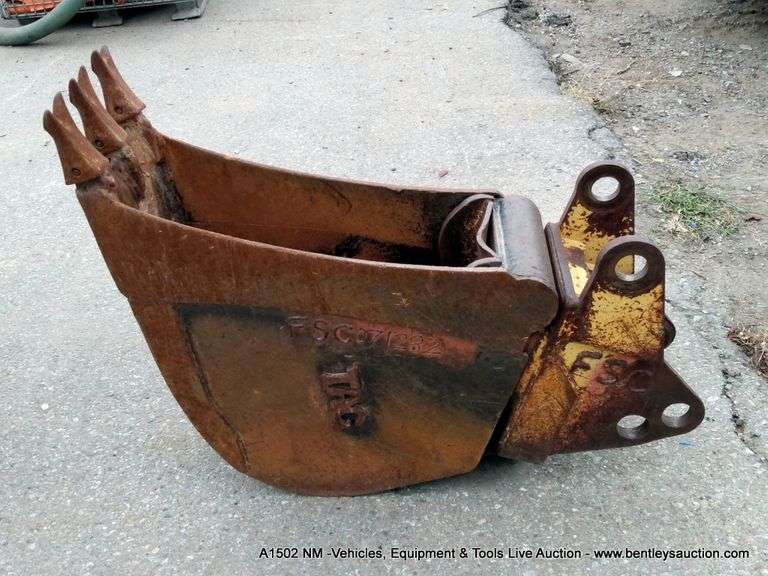 CATERPILLAR BACKHOE BUCKET: 40" H, 12" W - Bentley & Associates, LLC