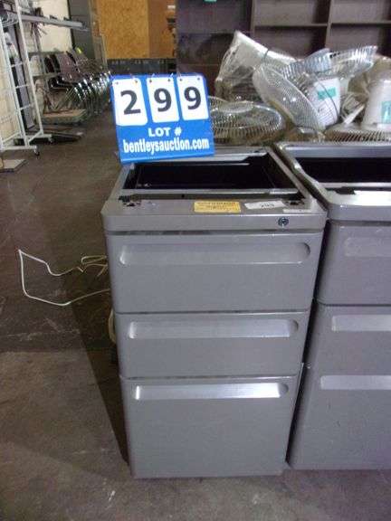 HERMAN MILLER SMALL UNDER COUNTER 3-DRAWER FILE CABINET - Bentley ...