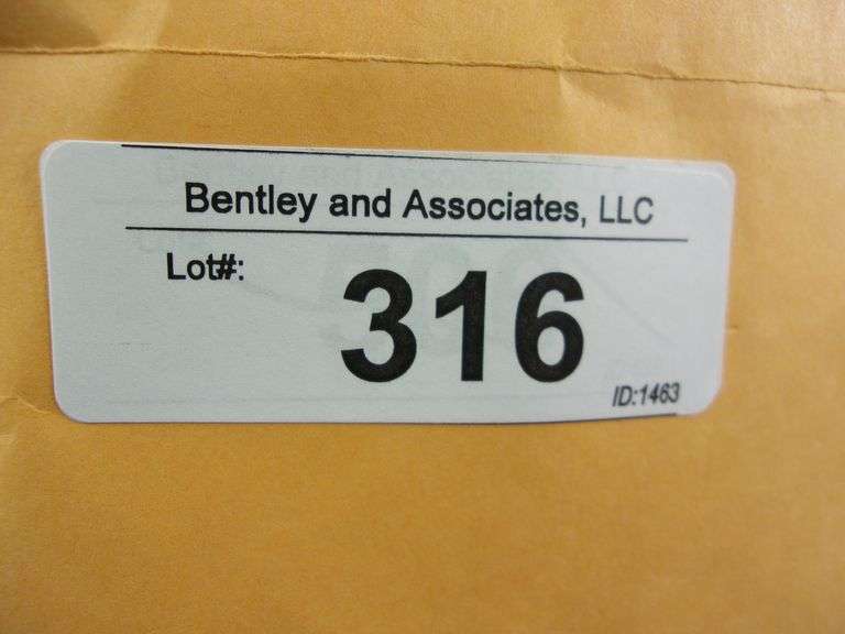 LOT: STAMP COLLECTING INFORMATION BOOKLETS, STAMP PACKETS, SEALS ...